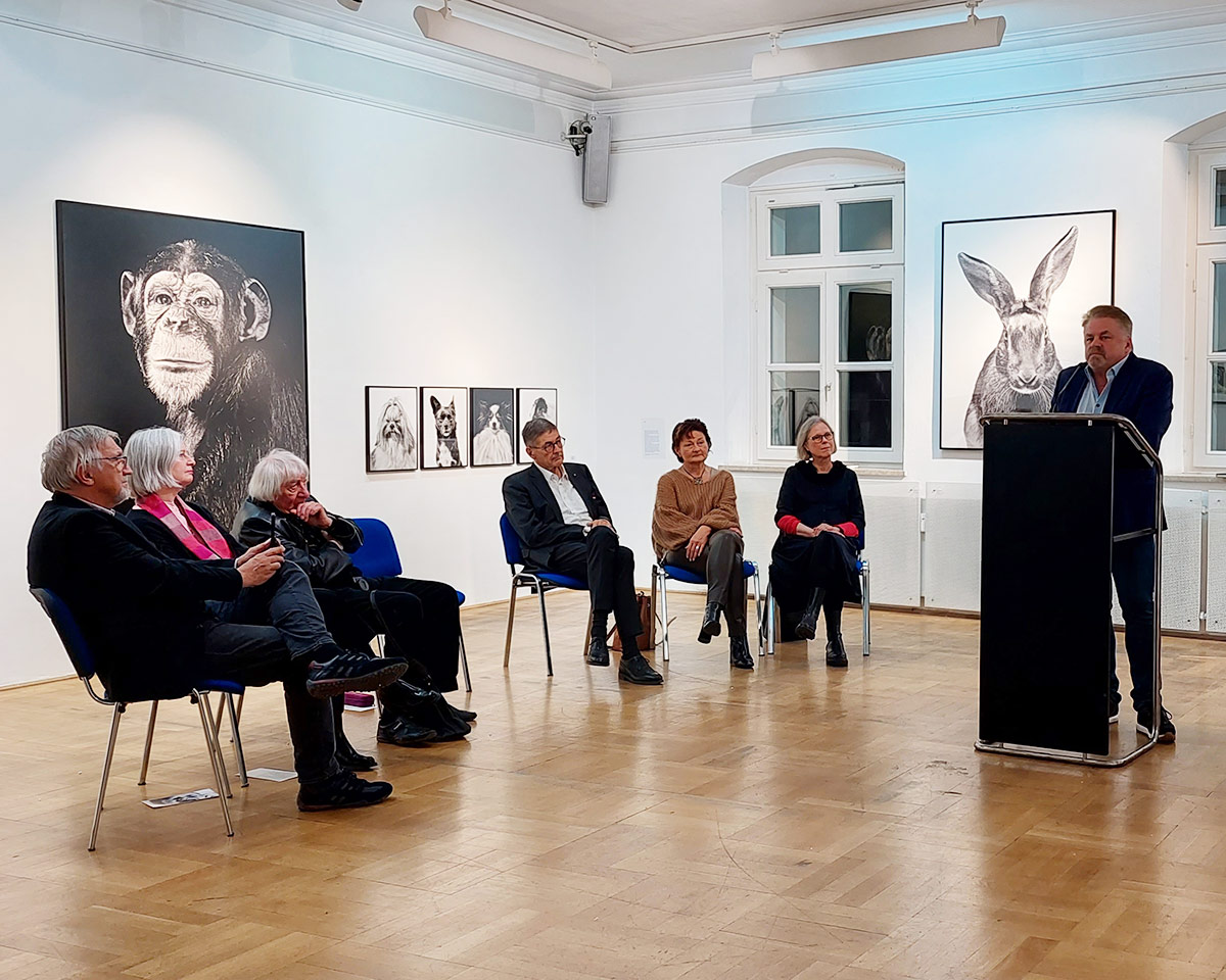 Partner­ausstellung von Walter Schels eröffnet – Internationales ...